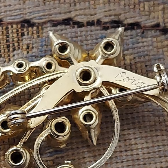 Coro | Jewelry | Vintage Coro Blue Rhinestone Brooch | Poshmark